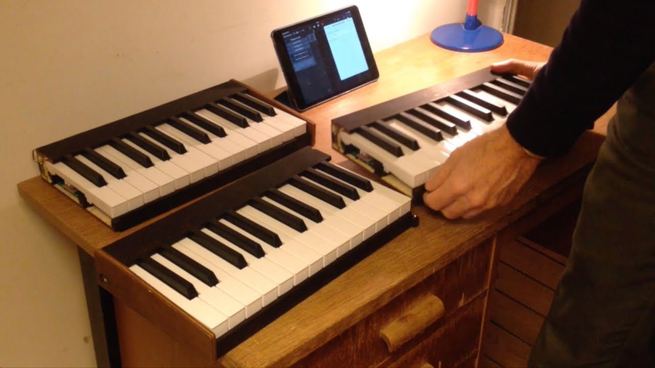 8 Best Foldable Piano Keyboards In 2025: Discover Ultra-Portable ...